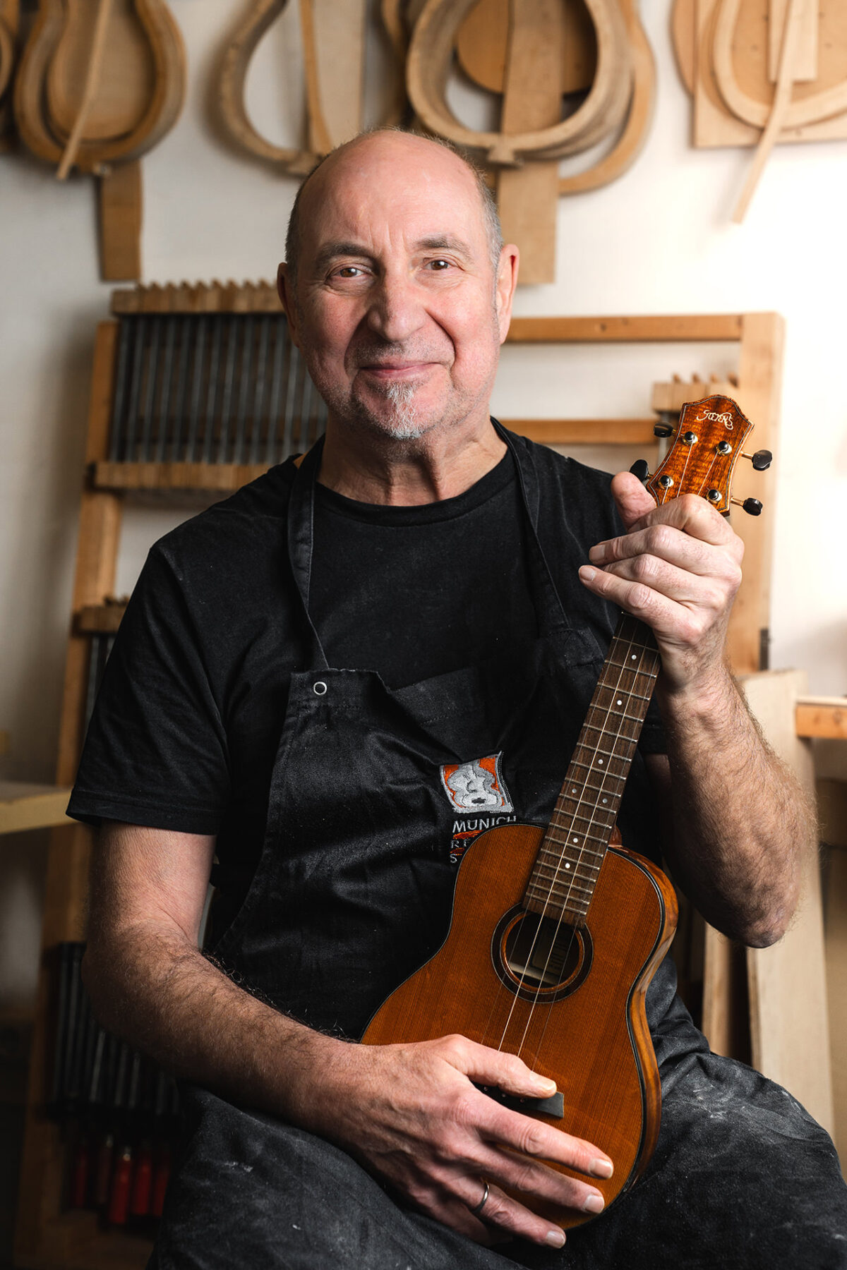 About Us – Munich Guitar Company